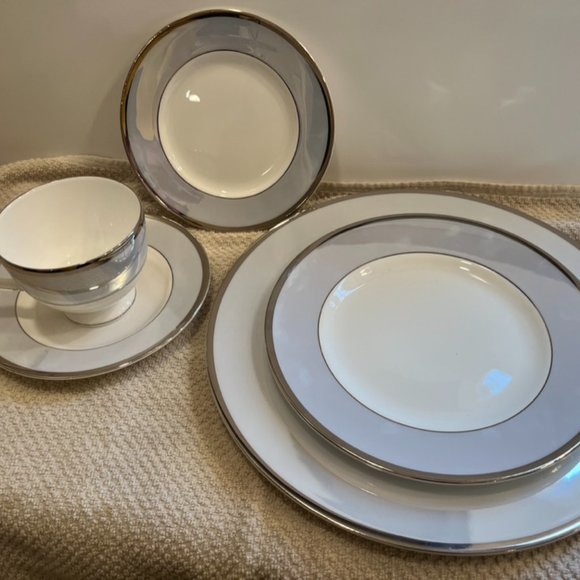 Wedgwood | Dining | Wedgwood Lustreware Blue Fin Bone China 5piece ...